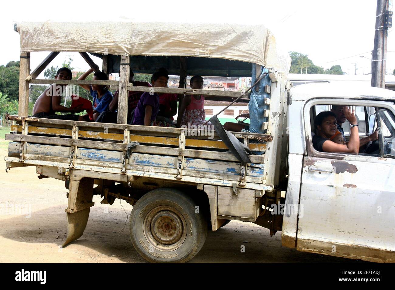 Bus escolar hi-res stock photography and images - Alamy