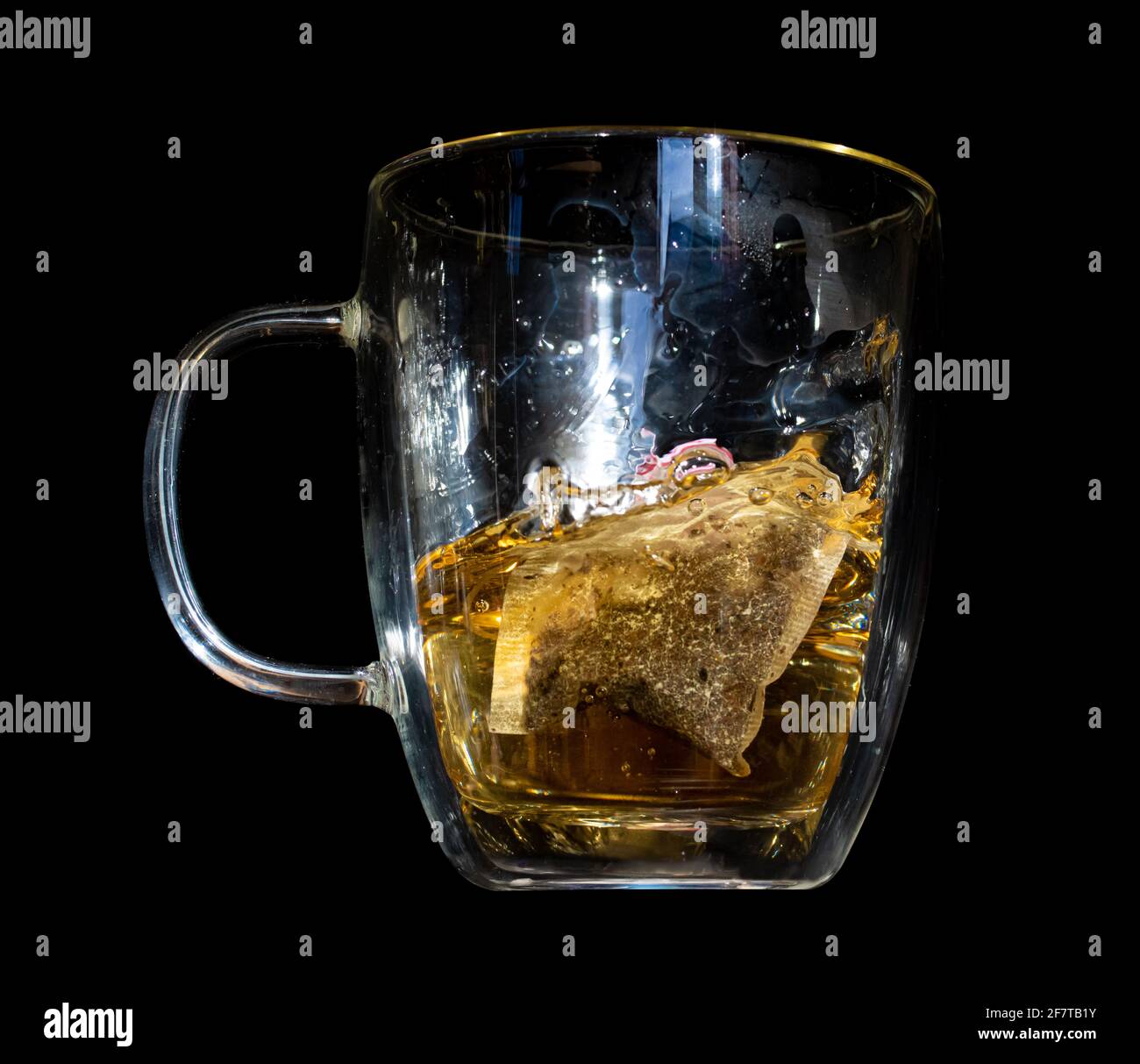 Gold splashing hi-res stock photography and images - Alamy