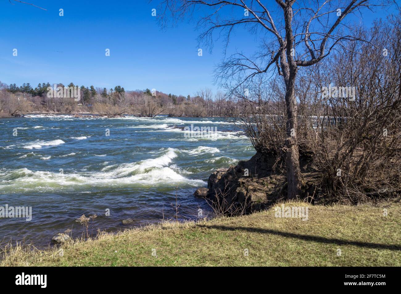Les rapides de Chambly rapids Richelieu River Quebec at spring Stock ...
