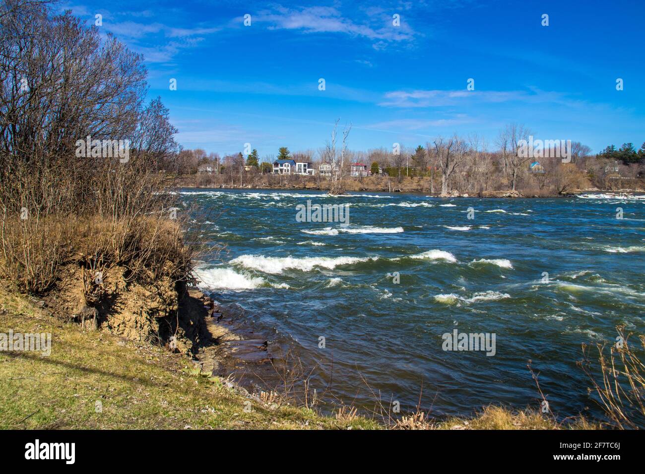Les rapides de Chambly rapids Richelieu River Quebec at spring Stock ...