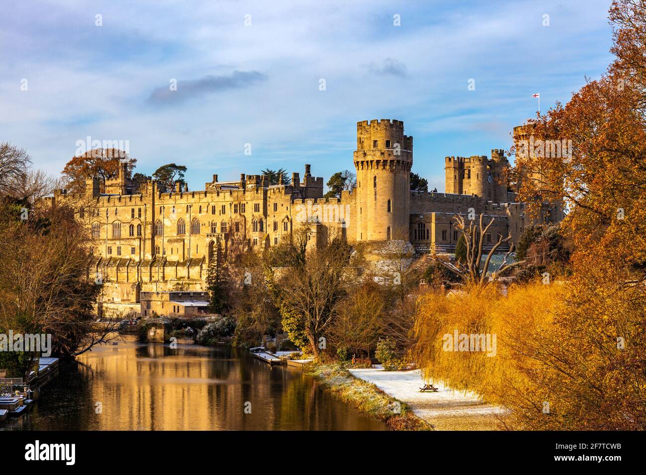 Warwick castle river avon hi-res stock photography and images - Alamy