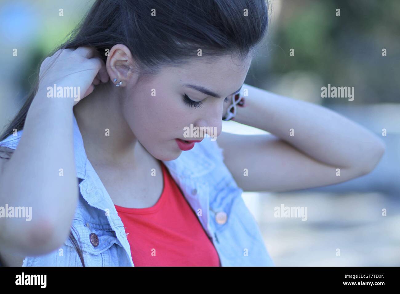 Modest fashion model hi-res stock photography and images - Alamy