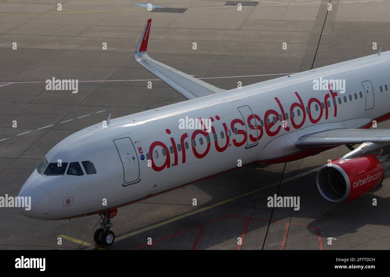 Airbus a321 cockpit hi-res stock photography and images - Alamy