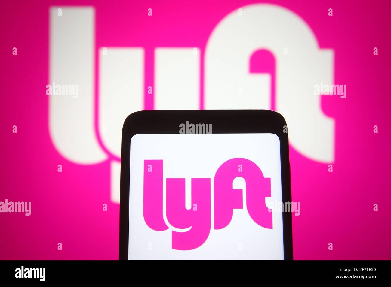 Lyft Logo High Resolution Stock Photography and Images - Alamy