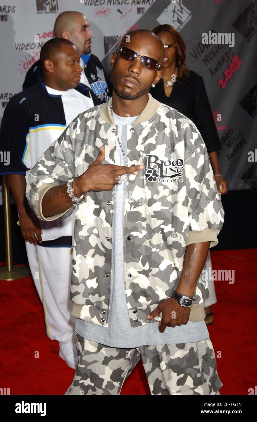 Hip Hop artist DMX arrives at the 2003 MTV Video Music Awards on ...