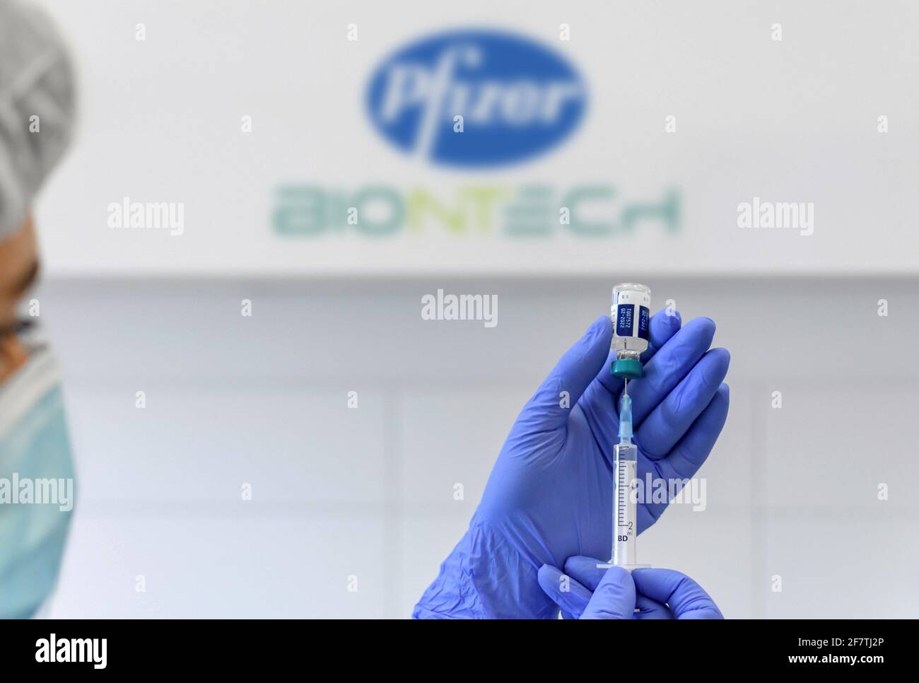 ZAGREB, CROATIA - Mar 30, 2021: Medical worker holding syringe and ...