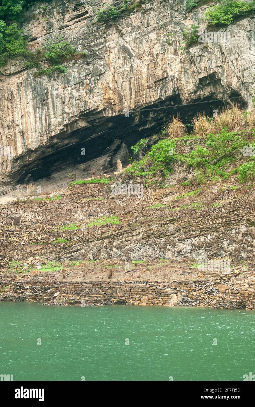 Yangtze River, Xiling Gorge, China - May 6, 2010: Xiangxicun region in ...