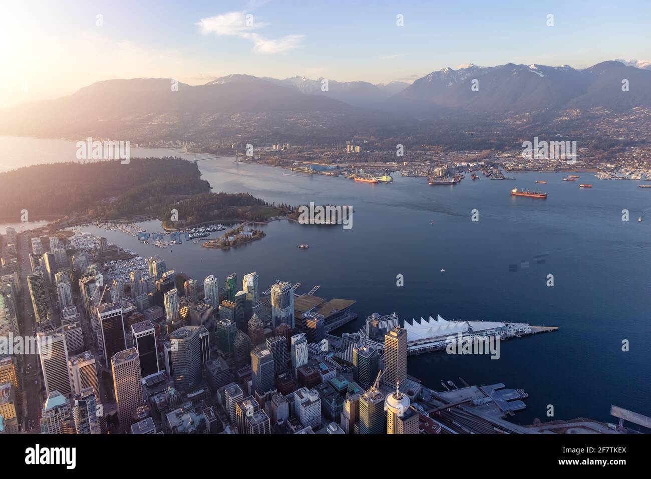 Canada airport aerial hi-res stock photography and images - Alamy