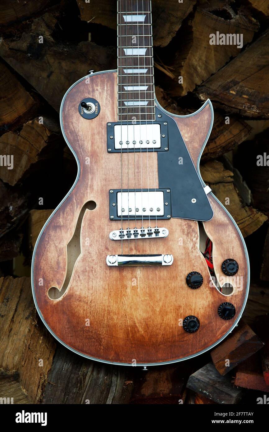 Steel string guitar hi-res stock photography and images - Alamy