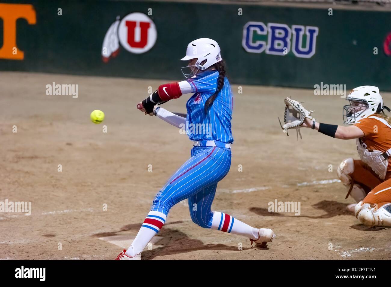 The Texas Longhorns Woman´s Softball Team Faces Off Against The Ole ...