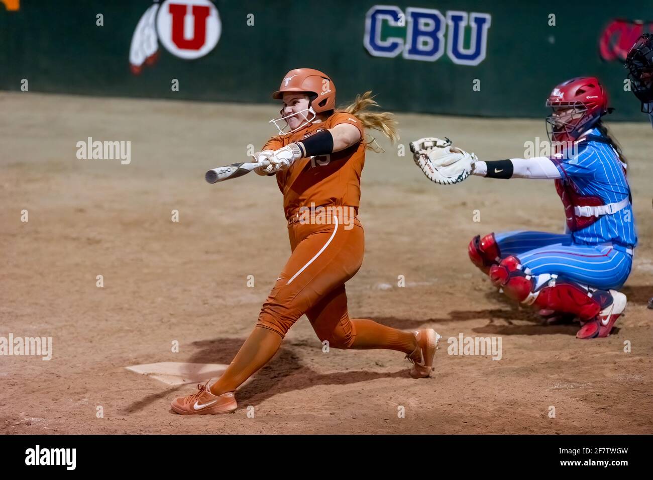 The Texas Longhorns Woman´s Softball Team Faces Off Against The Ole ...