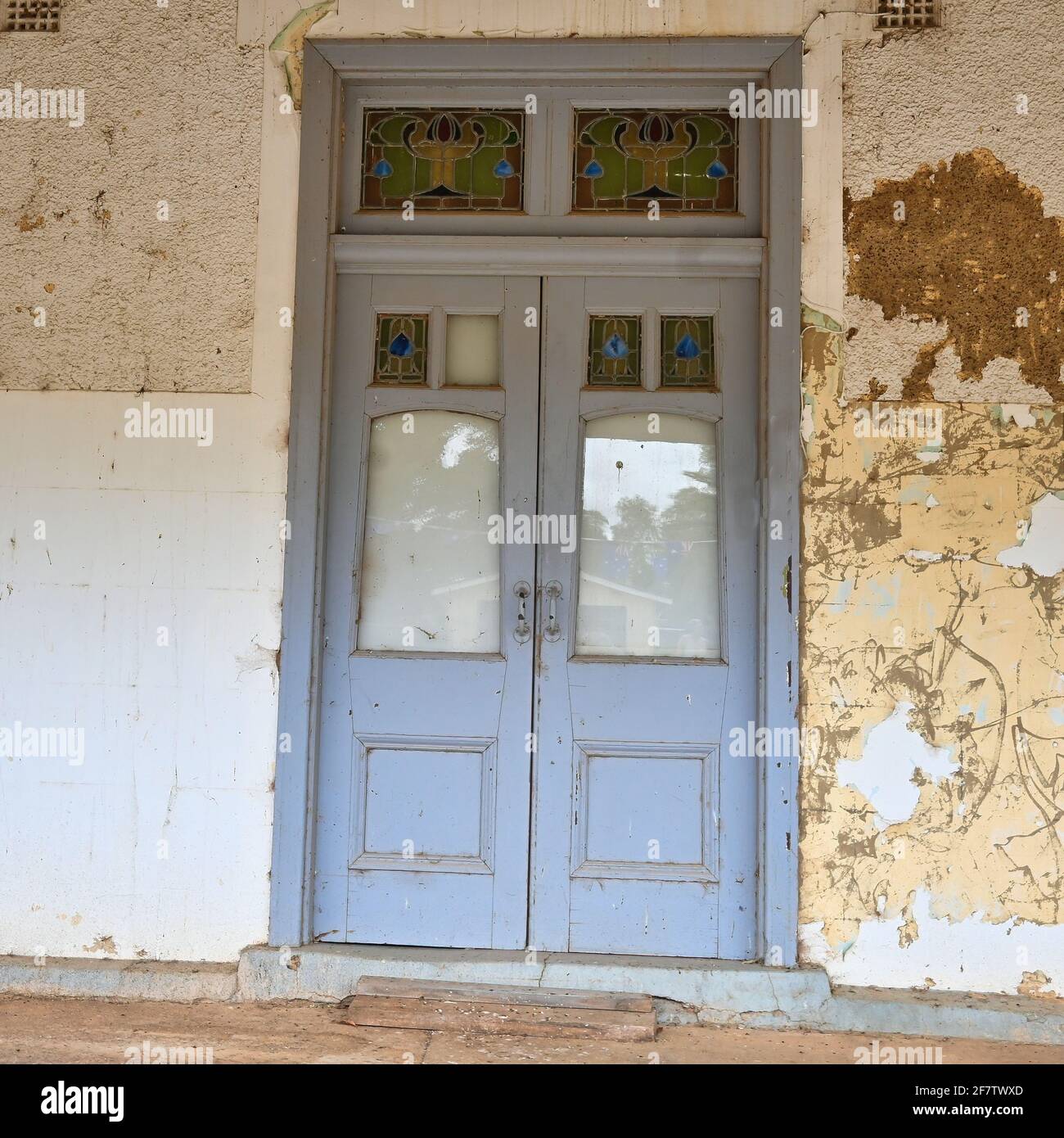 Front Door of a Dilipidated Old Country Hotel Stock Photo - Alamy