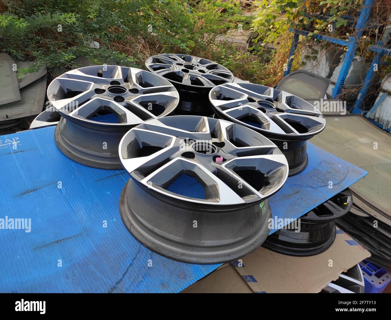 Alloy scrap hi-res stock photography and images - Alamy