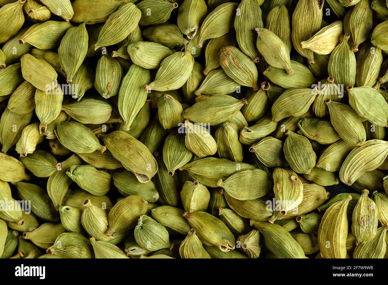 Cardamom green hi-res stock photography and images - Alamy