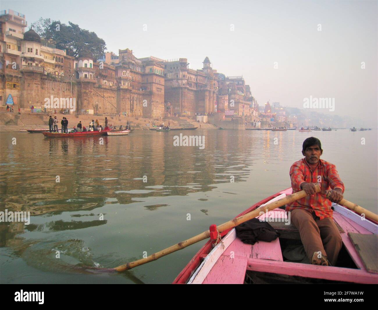 Varanasi ganges river bank hi-res stock photography and images - Alamy
