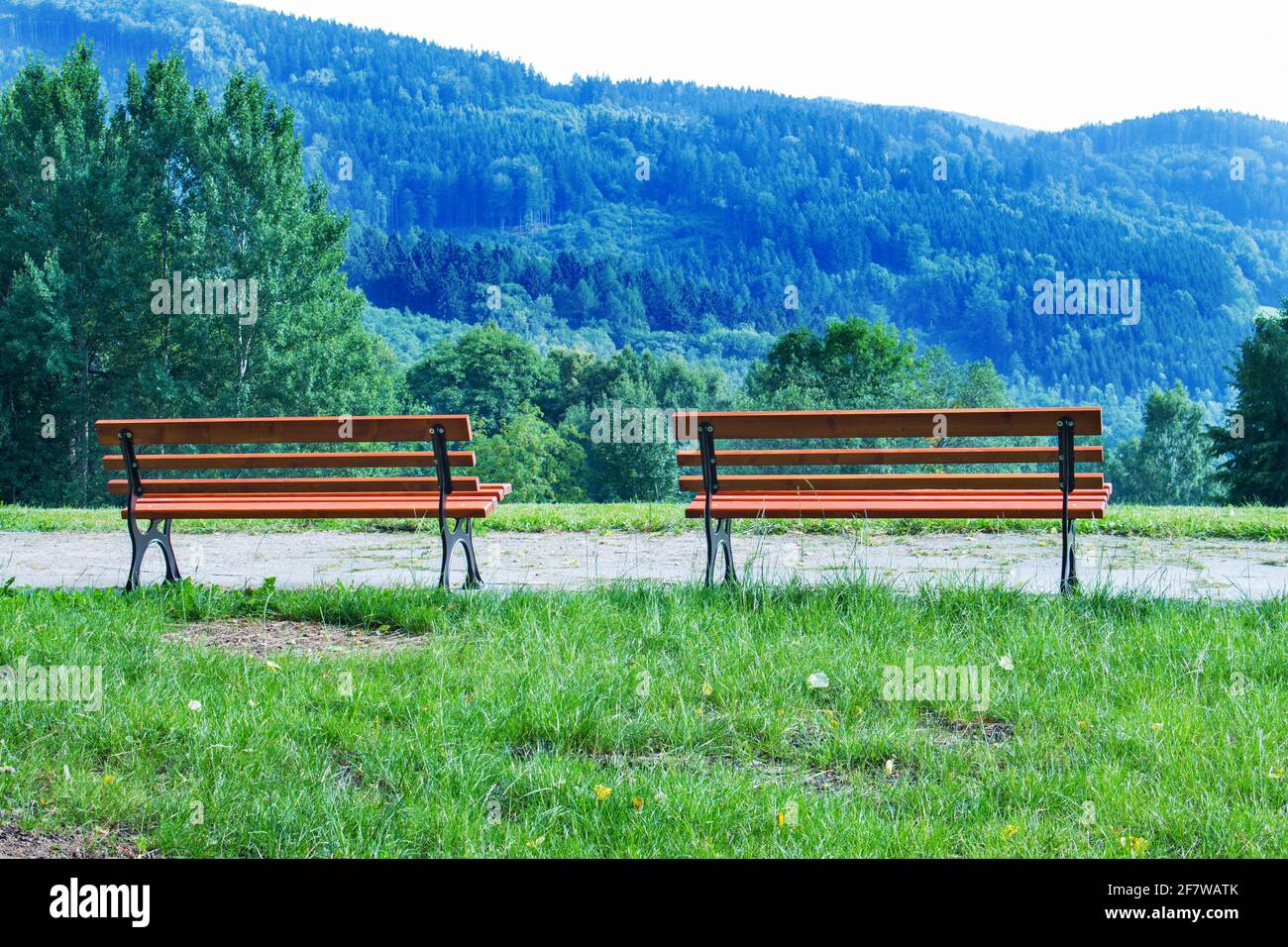 Bench in the morning hi-res stock photography and images - Alamy