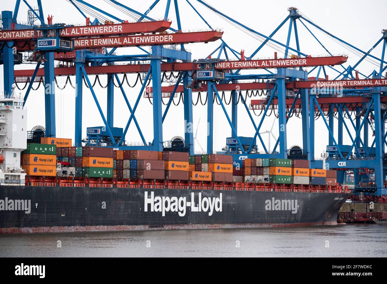 Hamburg, Germany. 10th Apr, 2021. The container ship "Toronto Express ...