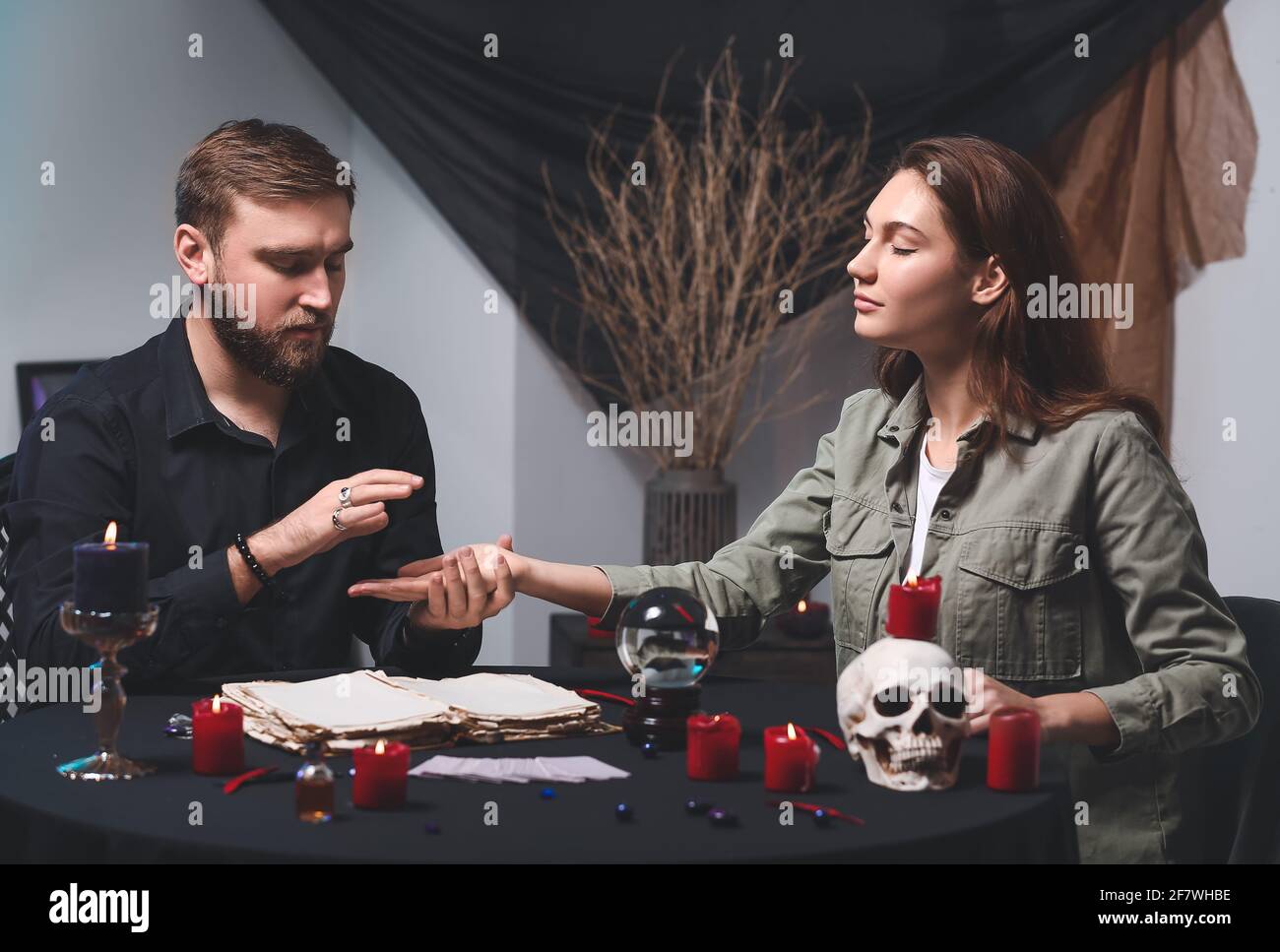 Telling client hi-res stock photography and images - Alamy