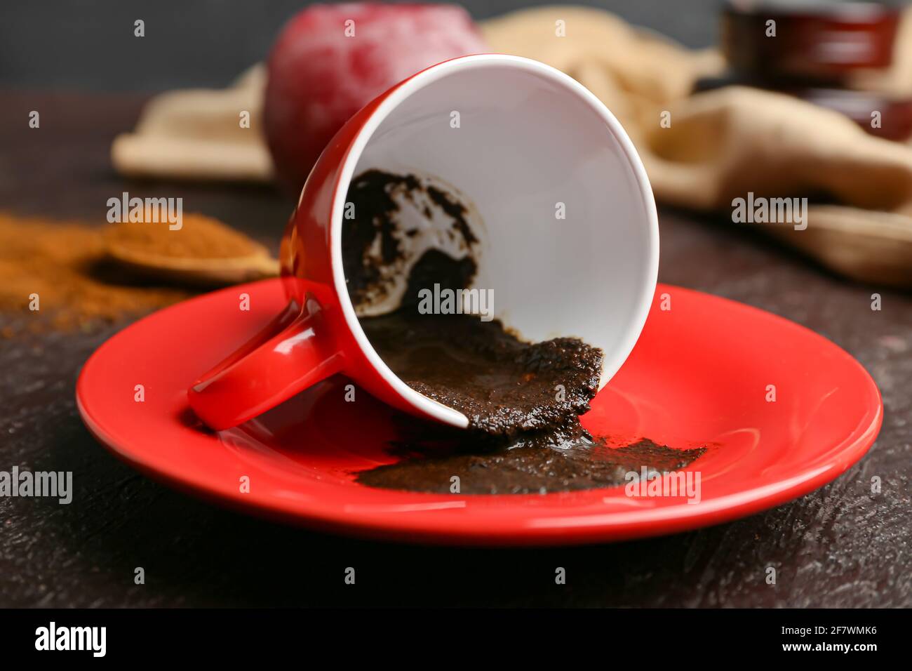 Spent coffee grounds hi-res stock photography and images - Alamy