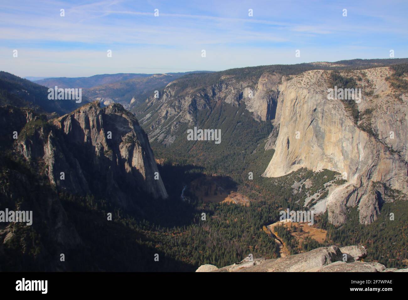 Beautiful mountainous valley of Yosemite National Park, USA Stock Photo ...
