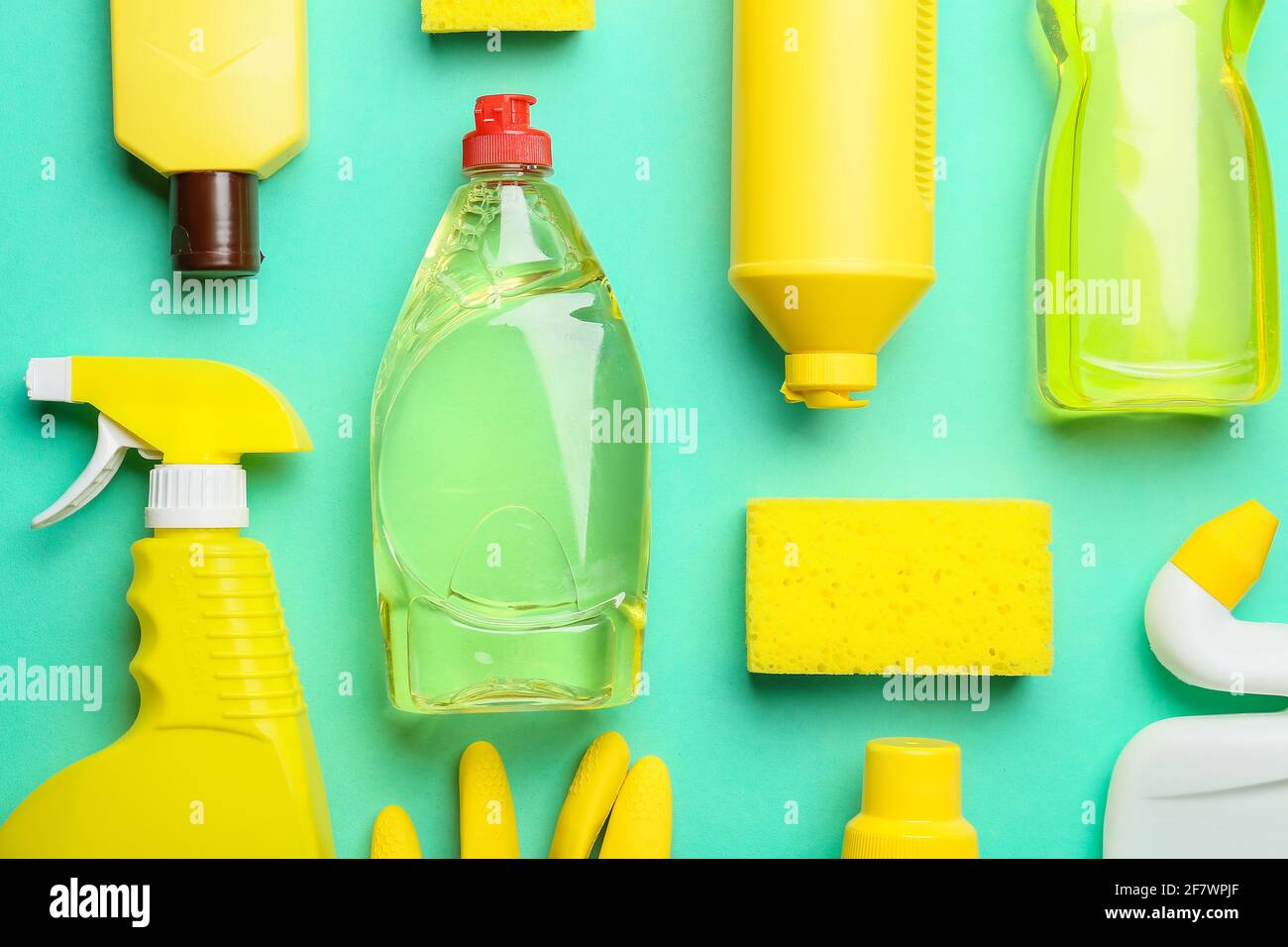 Set of cleaning supplies on color background Stock Photo - Alamy