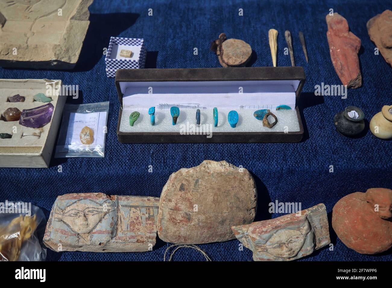 Ancient egyptian artefacts hi-res stock photography and images - Alamy