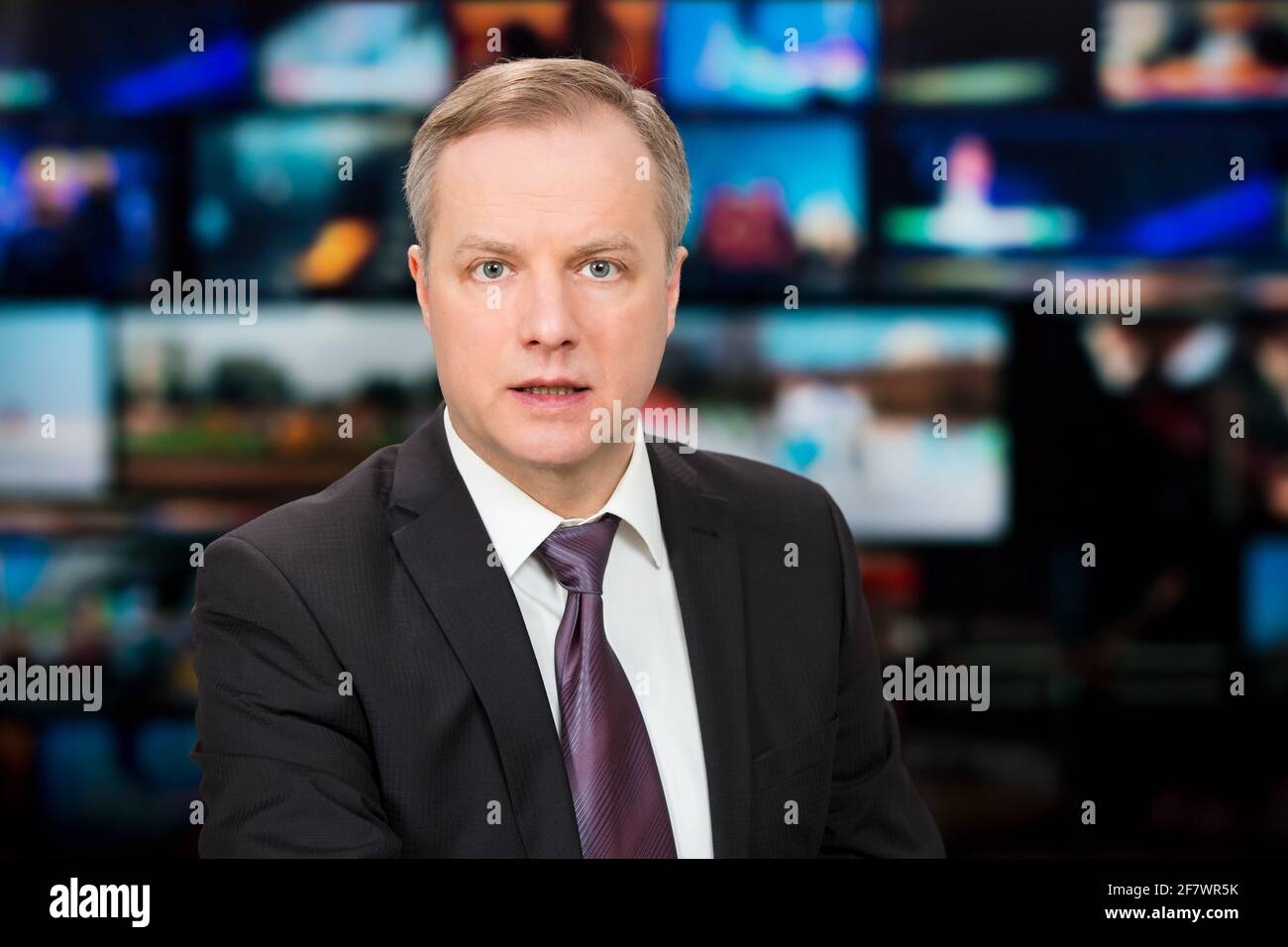 Newsroom tv screens hi-res stock photography and images - Alamy