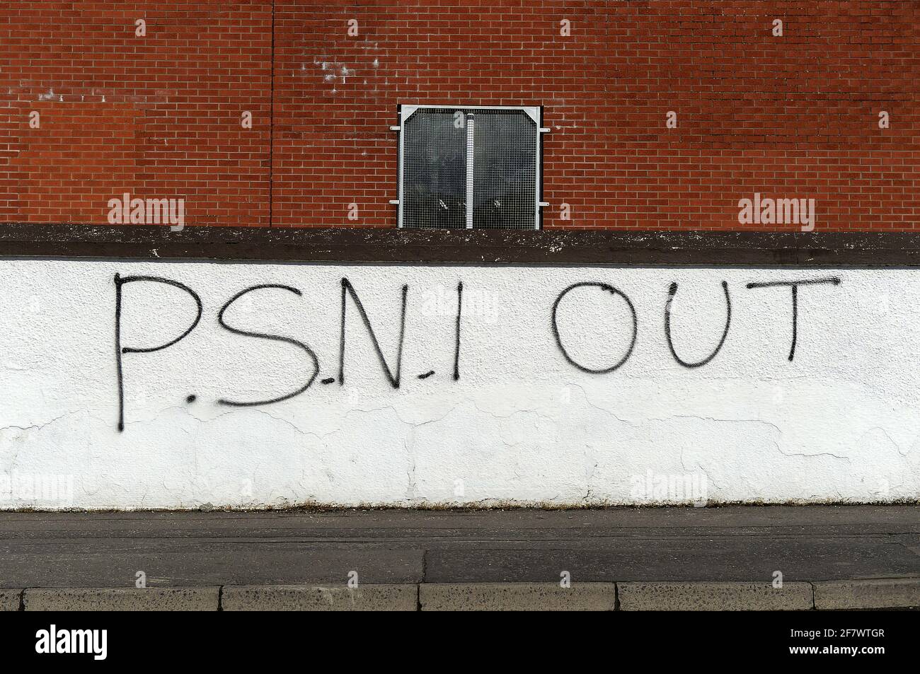 Loyalist graffiti wall hi-res stock photography and images - Alamy