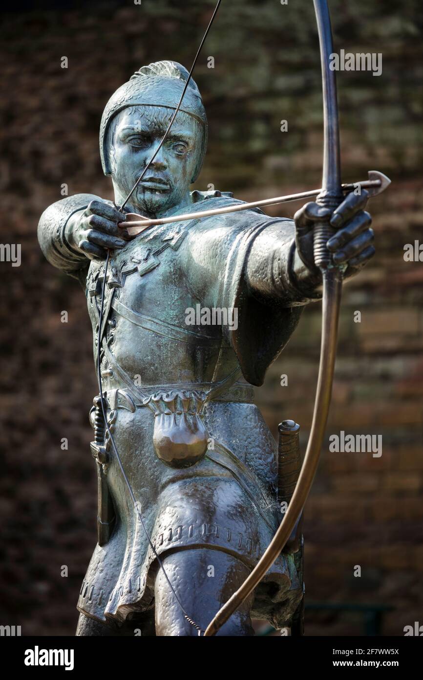 Statue robin hi-res stock photography and images - Alamy