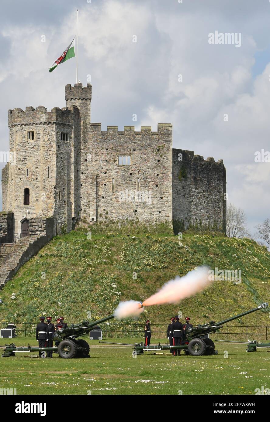 Members of the 104th Regiment Royal Artillery fire a 41-round gun ...