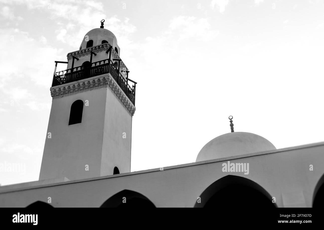 Jeddah corniche mosque Black and White Stock Photos & Images - Alamy