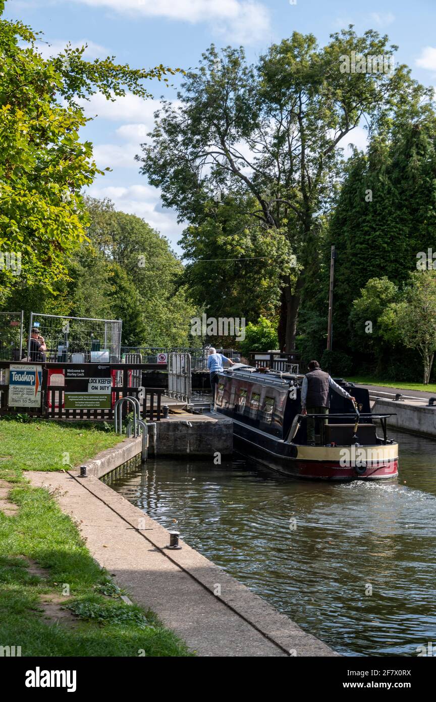 English barge hi-res stock photography and images - Alamy
