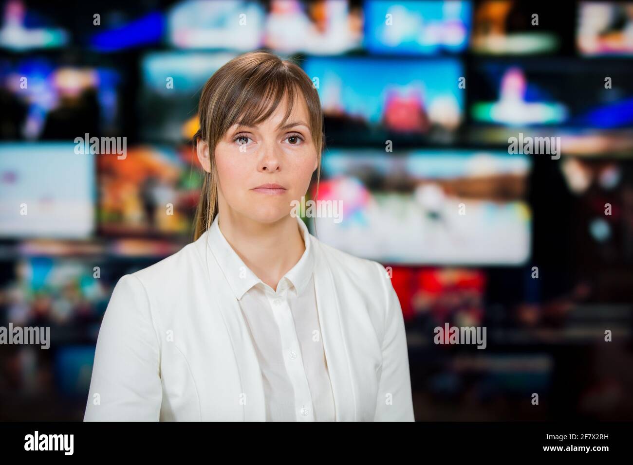 Newsroom tv screens hi-res stock photography and images - Alamy
