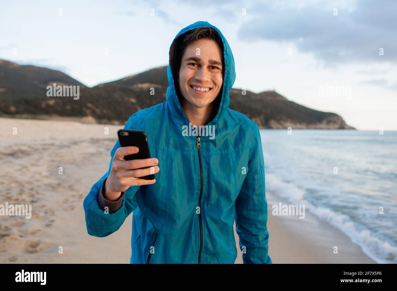 Holding smiley face beach hi-res stock photography and images - Alamy