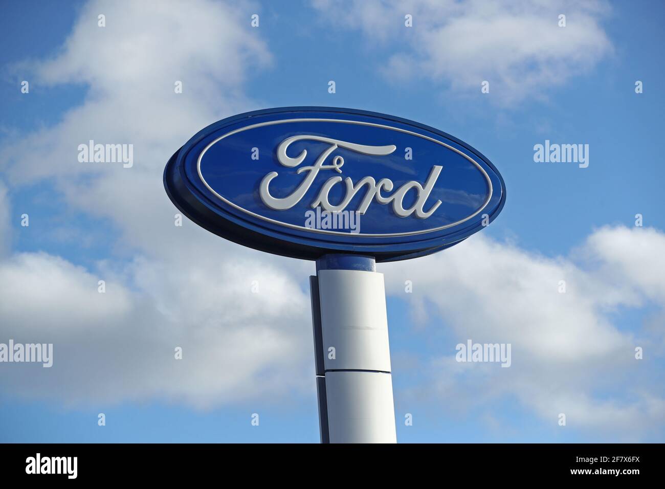 Ford signs hi-res stock photography and images - Alamy