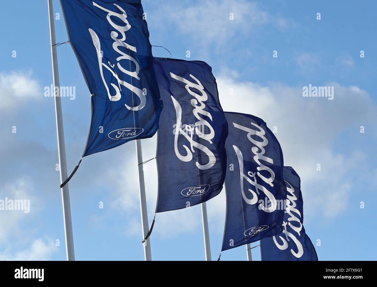 Ford signs at a car shop in a city Stock Photo - Alamy