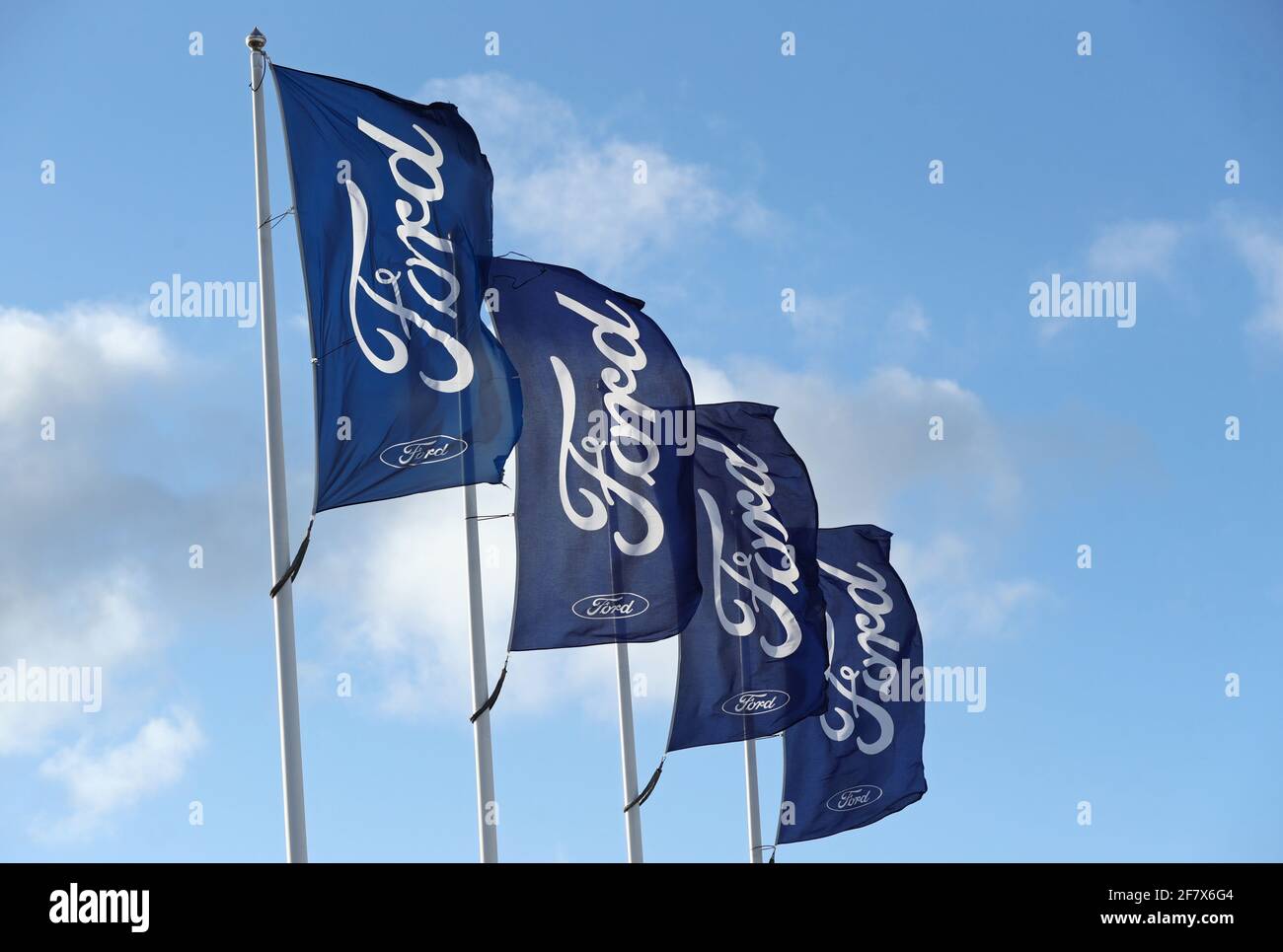 Ford signs hi-res stock photography and images - Alamy