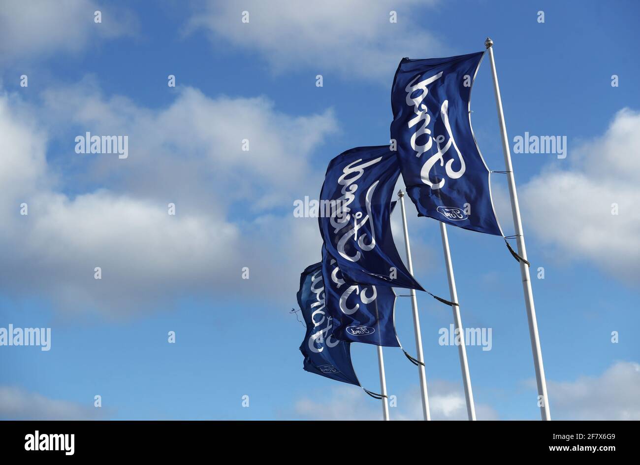 Ford signs hi-res stock photography and images - Alamy