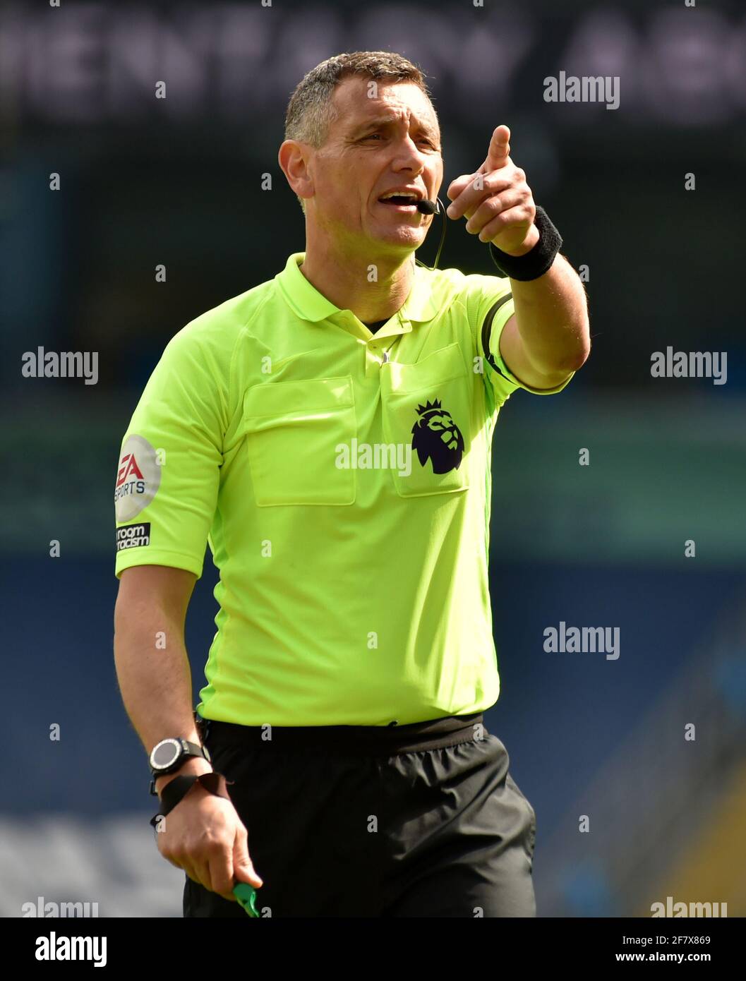 Referee Andre Marriner during the Premier League match at the Etihad ...