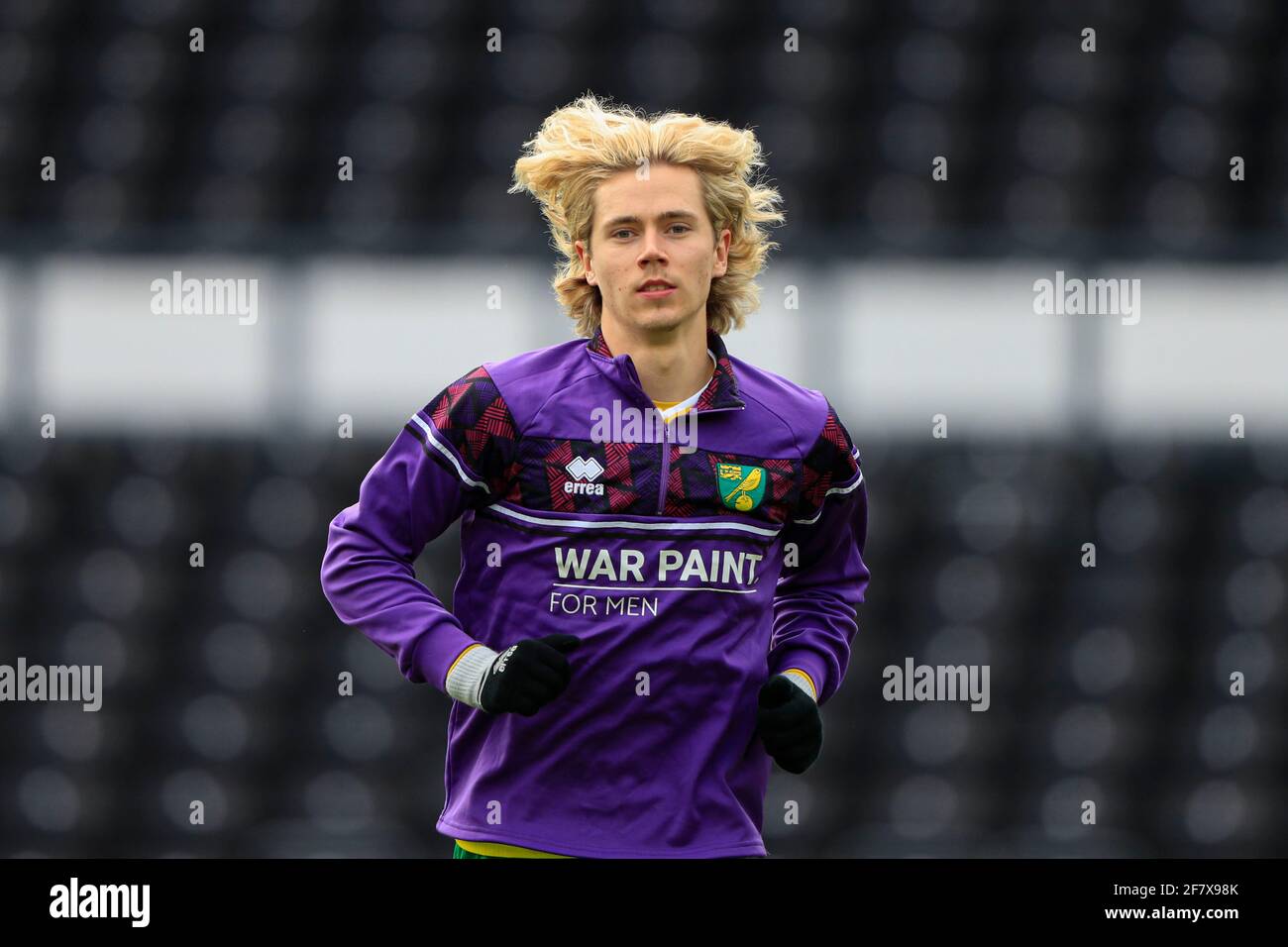 Todd Cantwell #14 of Norwich City during the warm up for the game in ...