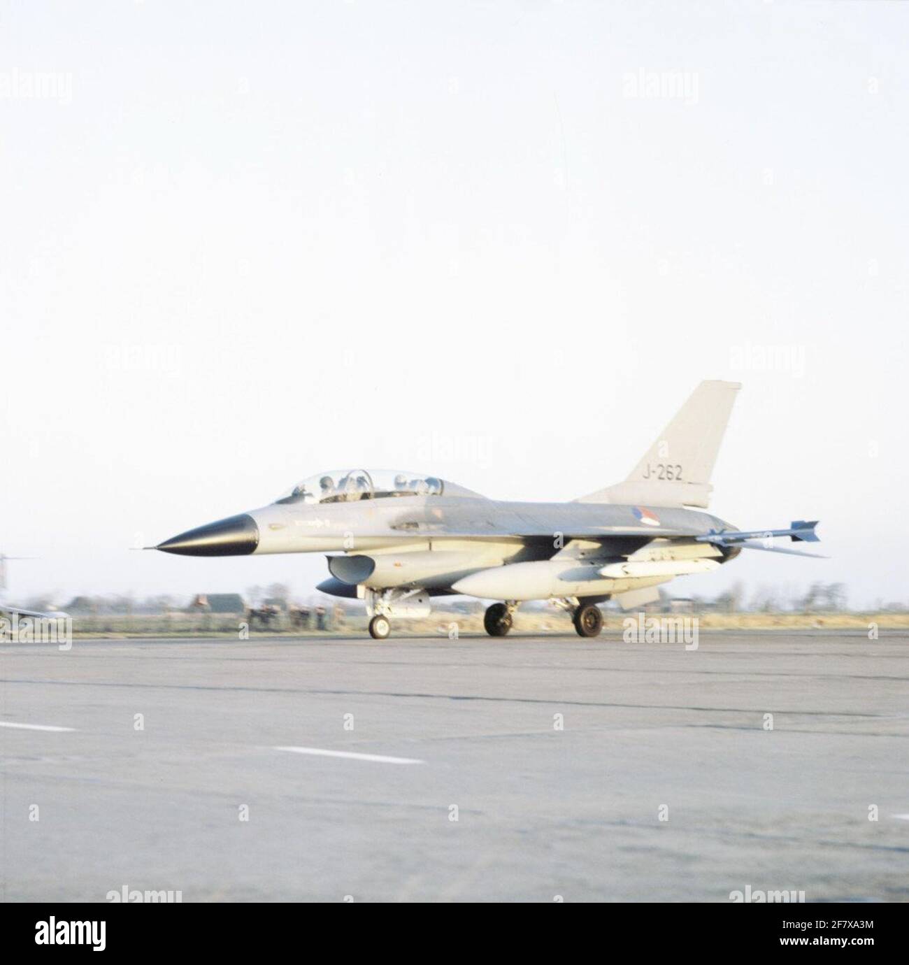 General Dynamics F-16 B Stock Photo - Alamy