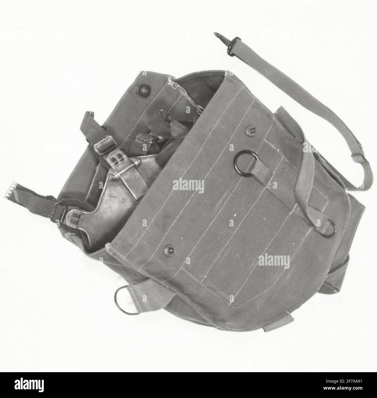 Gas mask bag from the American gas mask M17A1 Stock Photo - Alamy