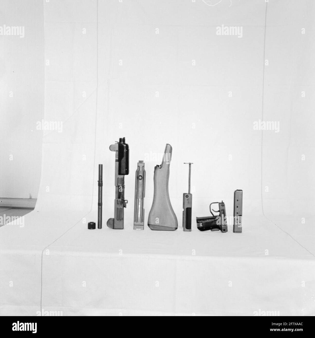 All parts of a UZI gun mitrailer / machine gun. The UZI has a fire ...