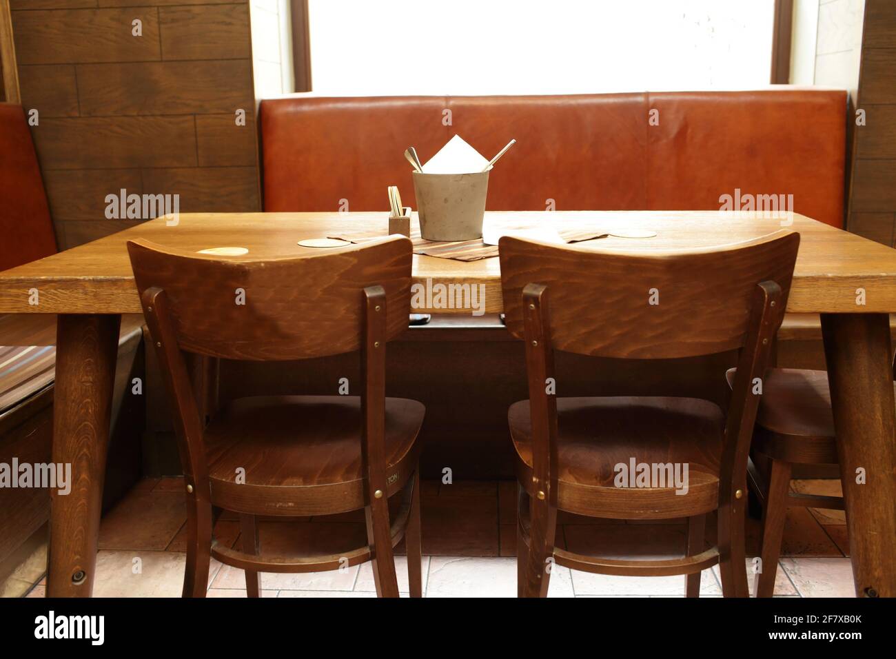 Interior of the empty restaurant in the city Stock Photo - Alamy