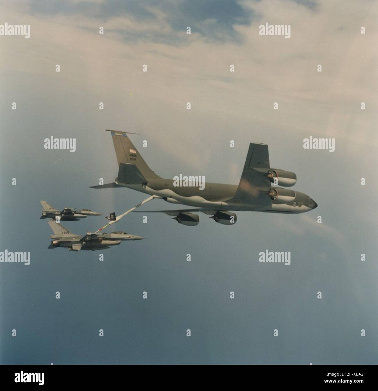 An American KC-135 tank plane, from the American airbase tinker, tanks ...