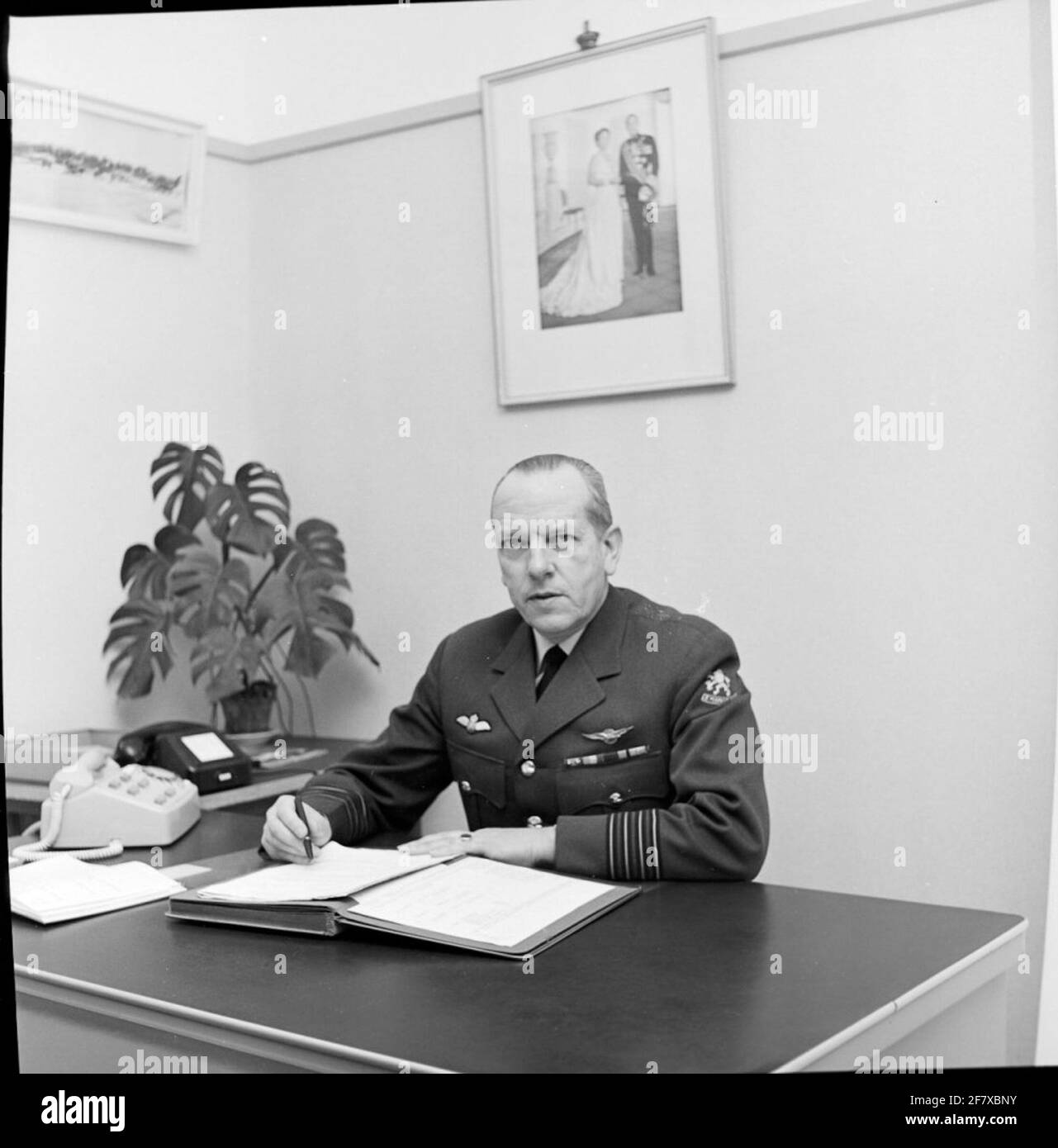Colonel kite f.j.a. Lutz, born in 1912. Commander Korps Air Force Stop ...