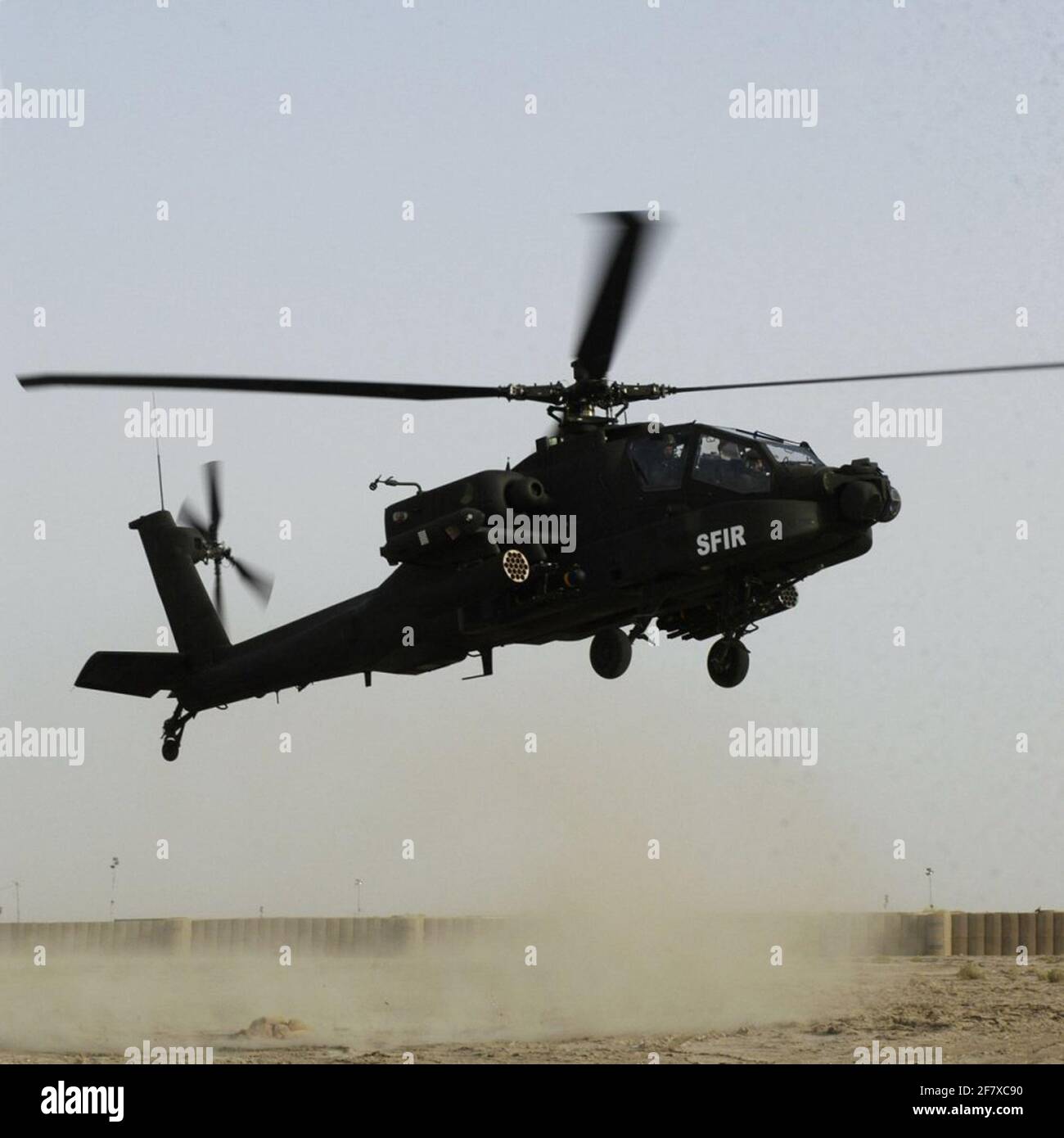 A Boeing Apache AH-64D combat helicopter in Iraq Stock Photo - Alamy