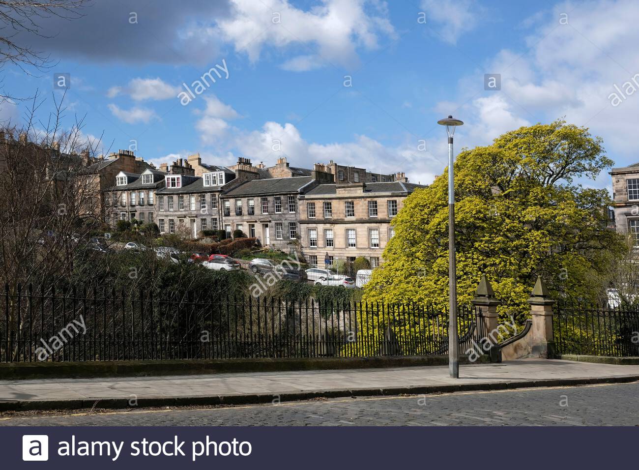 Scottish terrace houses hi-res stock photography and images - Alamy