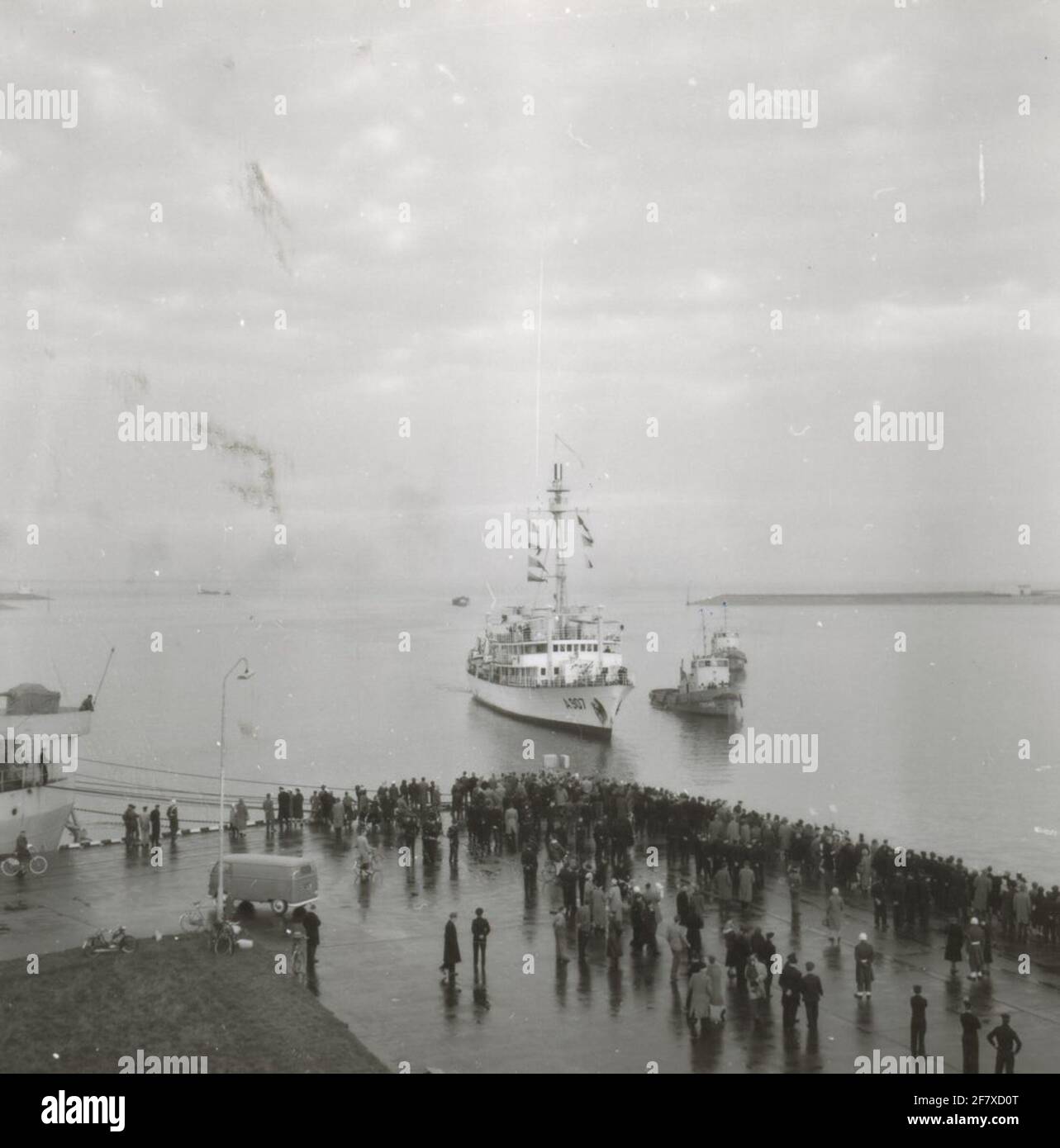 Hr.ms. Recording vessel Snellius (1952-1972) Arrival in Den Helder from ...
