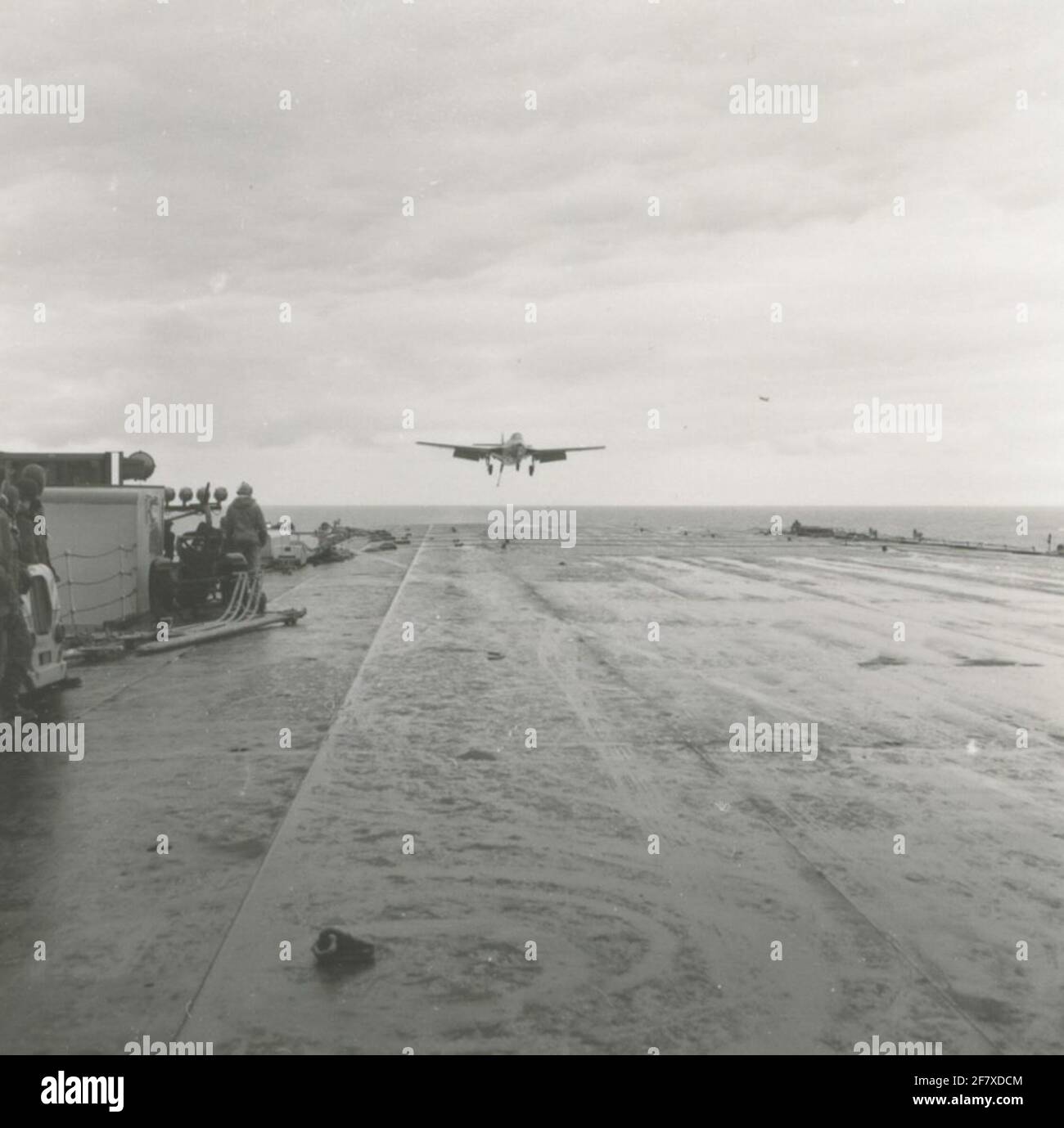 HR.MS. Flying Campschip Karel Doorman (2) (1948-1968), Opening Seahawk ...